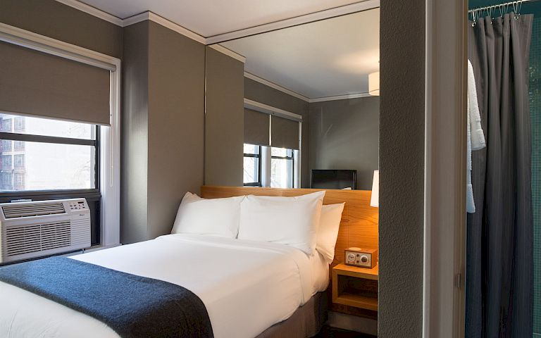 Mini Rooms | Seattle Hotels For Solo Travelers | Hotel Max Seattle